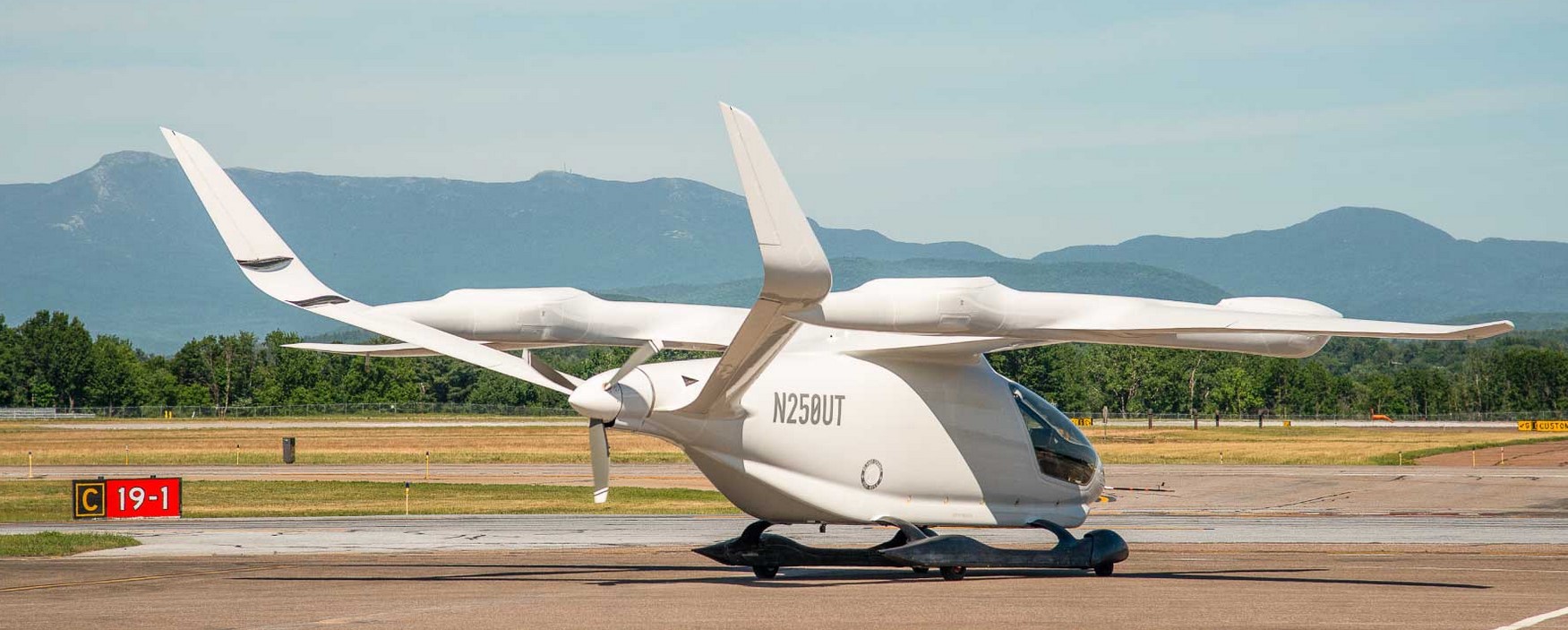 LCI and BETA Technologies sign order for up to 125 eVTOL aircraft ...