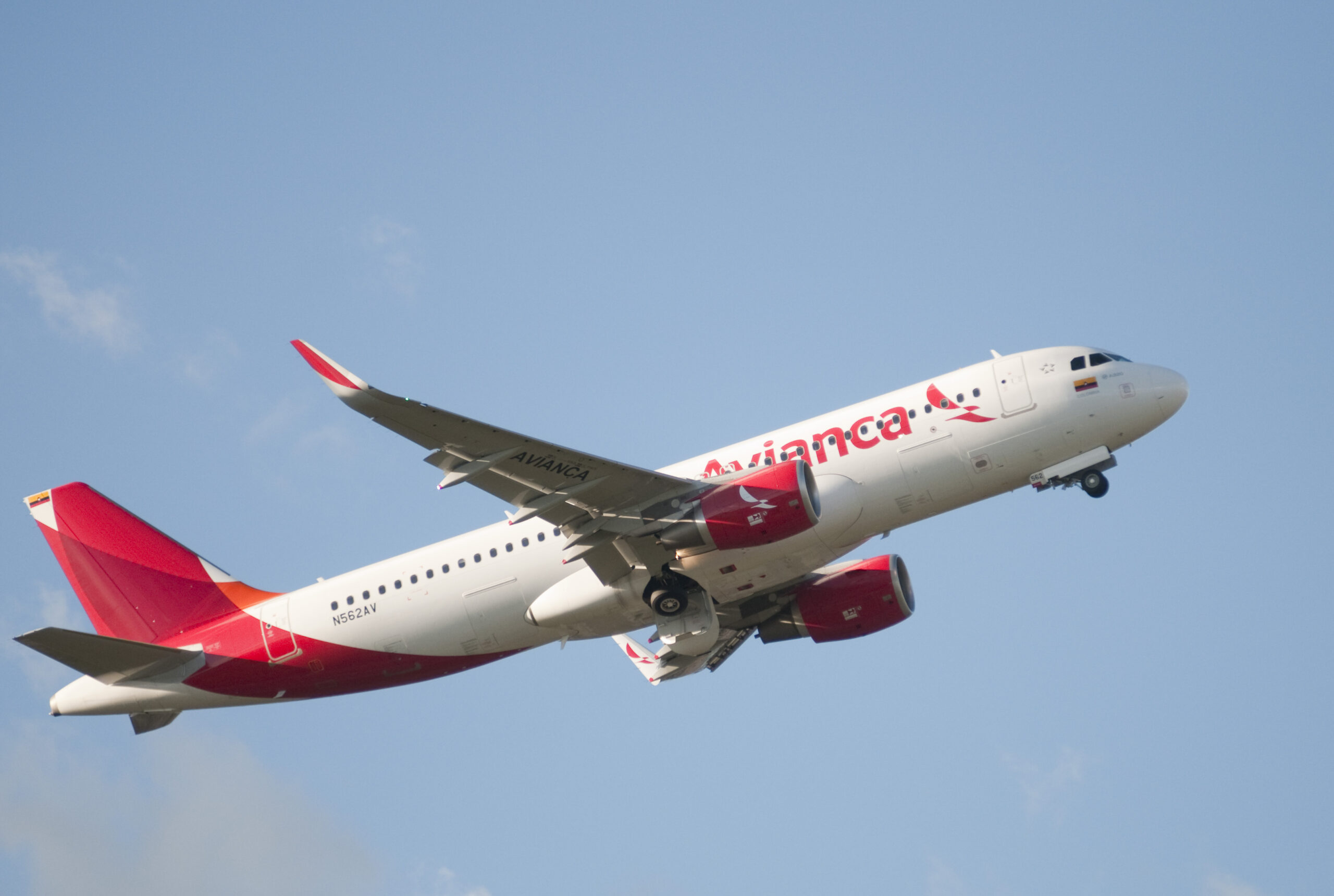 Travelport and Avianca Airlines sign new distribution agreement ...