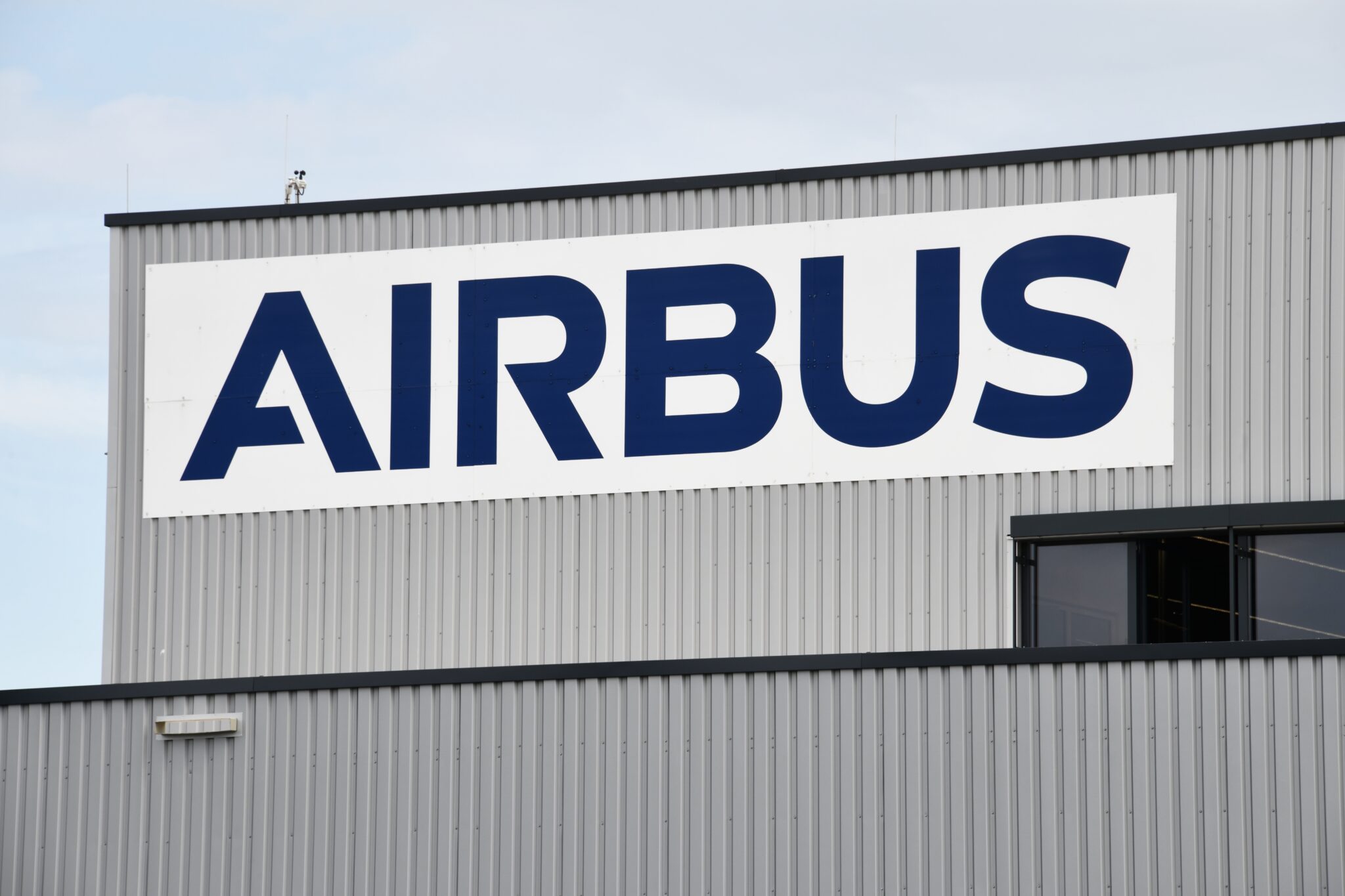 Airbus cuts delivery forecast after A320 fuselage panel issue